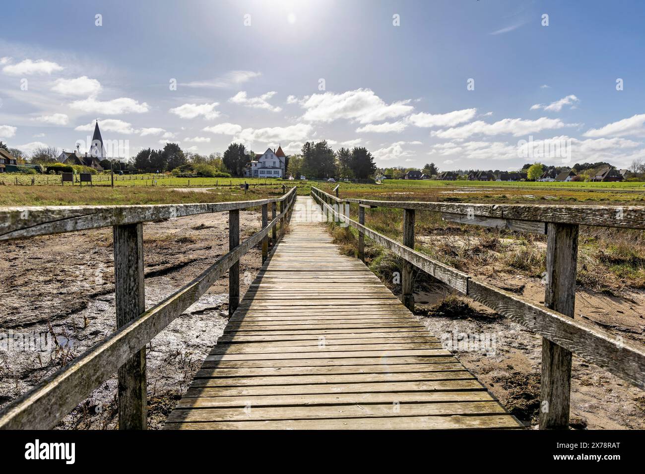 Wooden path to the viewing platform Stock Photo - Alamy