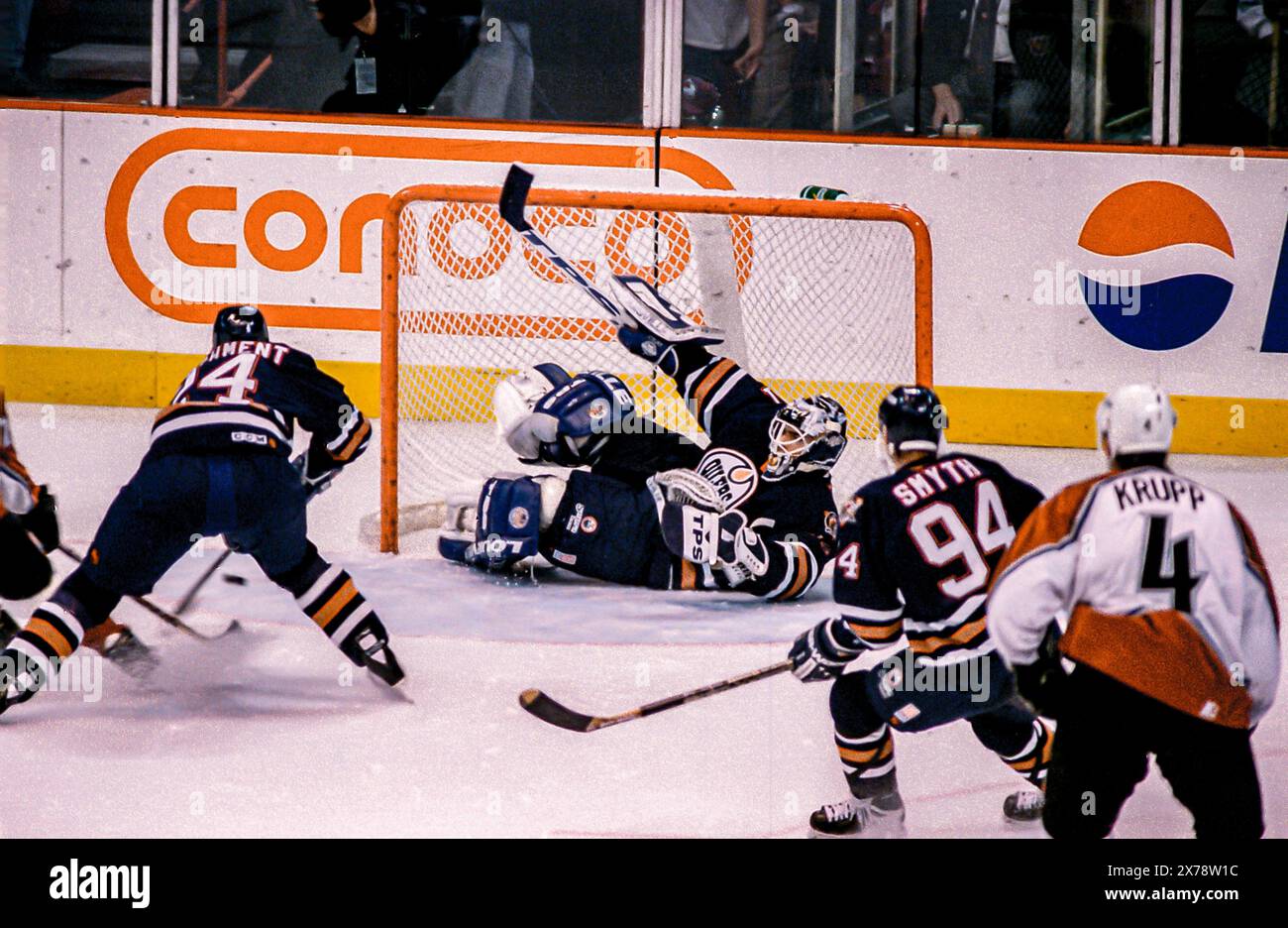Curtis Joseph, Edmonton Oilers goalie in a game in 1996 Stock Photo - Alamy