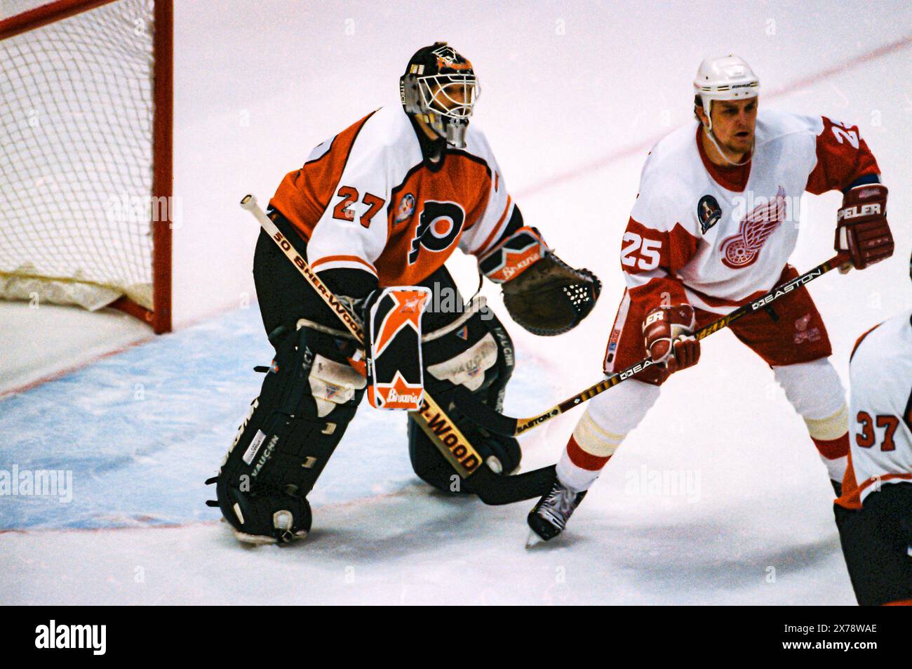 Ron Hextall, Philadelphia Flyers goalie, Darren McCarty, Detroit Red ...