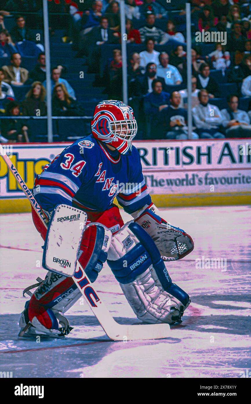 John Vanbiesbrouck, New York Rangers goalie in a game in 1992 Stock ...