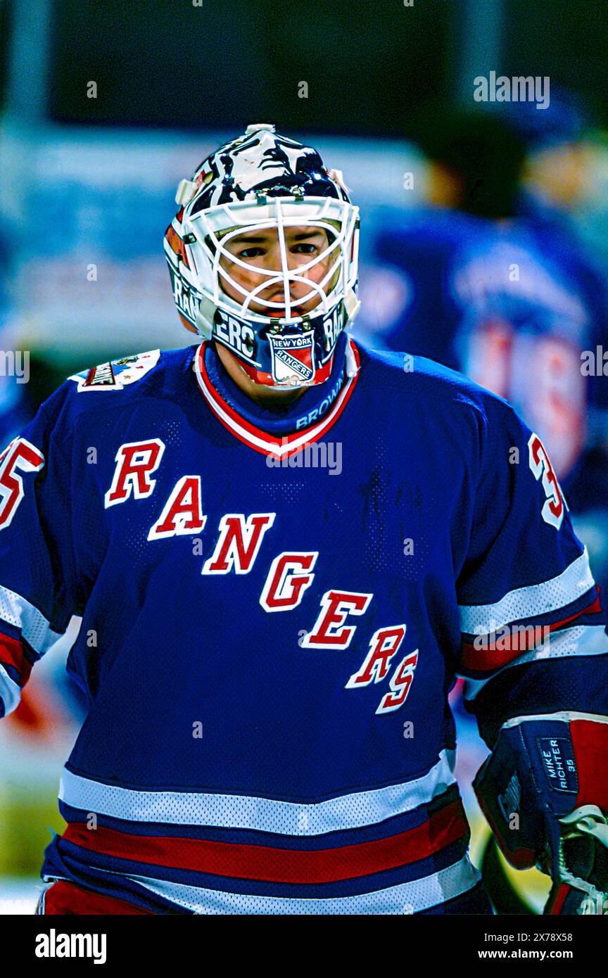 Mike Richter, New York Rangers goalie in a game in 1994 Stock Photo - Alamy