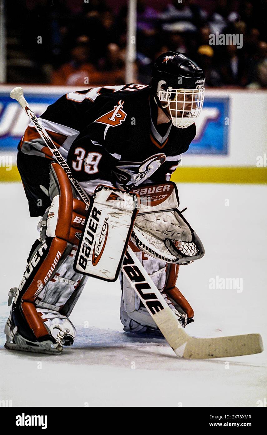 Dominik Hašek, Buffalo Sabres, goalie in a game in 1999 Stock Photo - Alamy