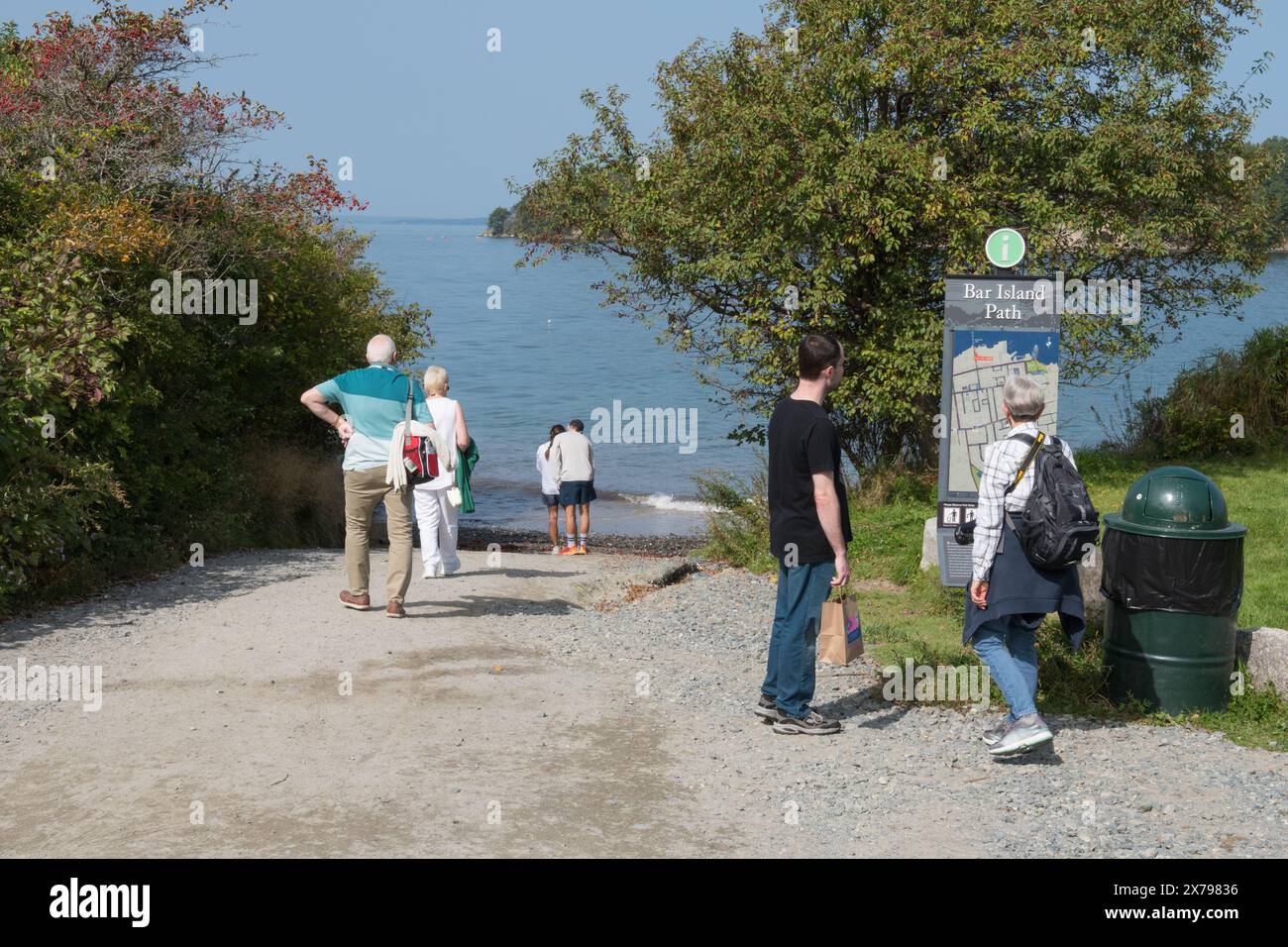 Acadia national park trail map hi-res stock photography and images - Alamy