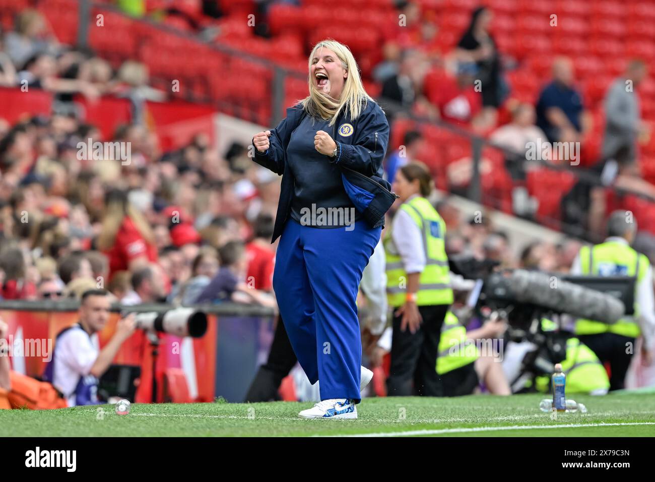 Emma Hayes manager of Chelsea Women celebrates Mayra Ramírez of Chelsea ...