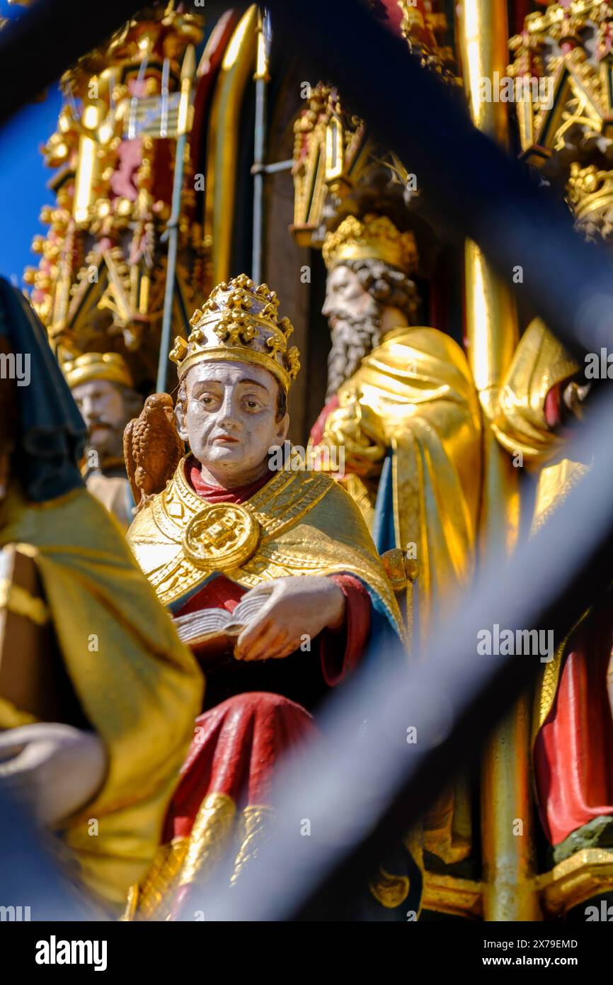 Beautiful fountain on the main market square, Old Town, Nuremberg ...