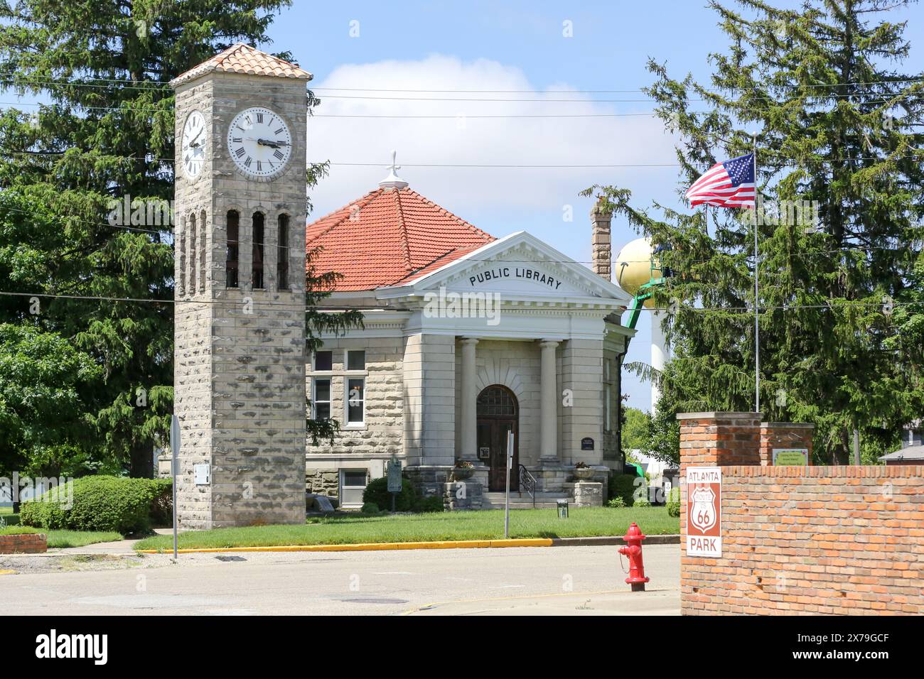Atlanta Public Library & Clock tower, Atlanta, Illinois Stock Photo - Alamy