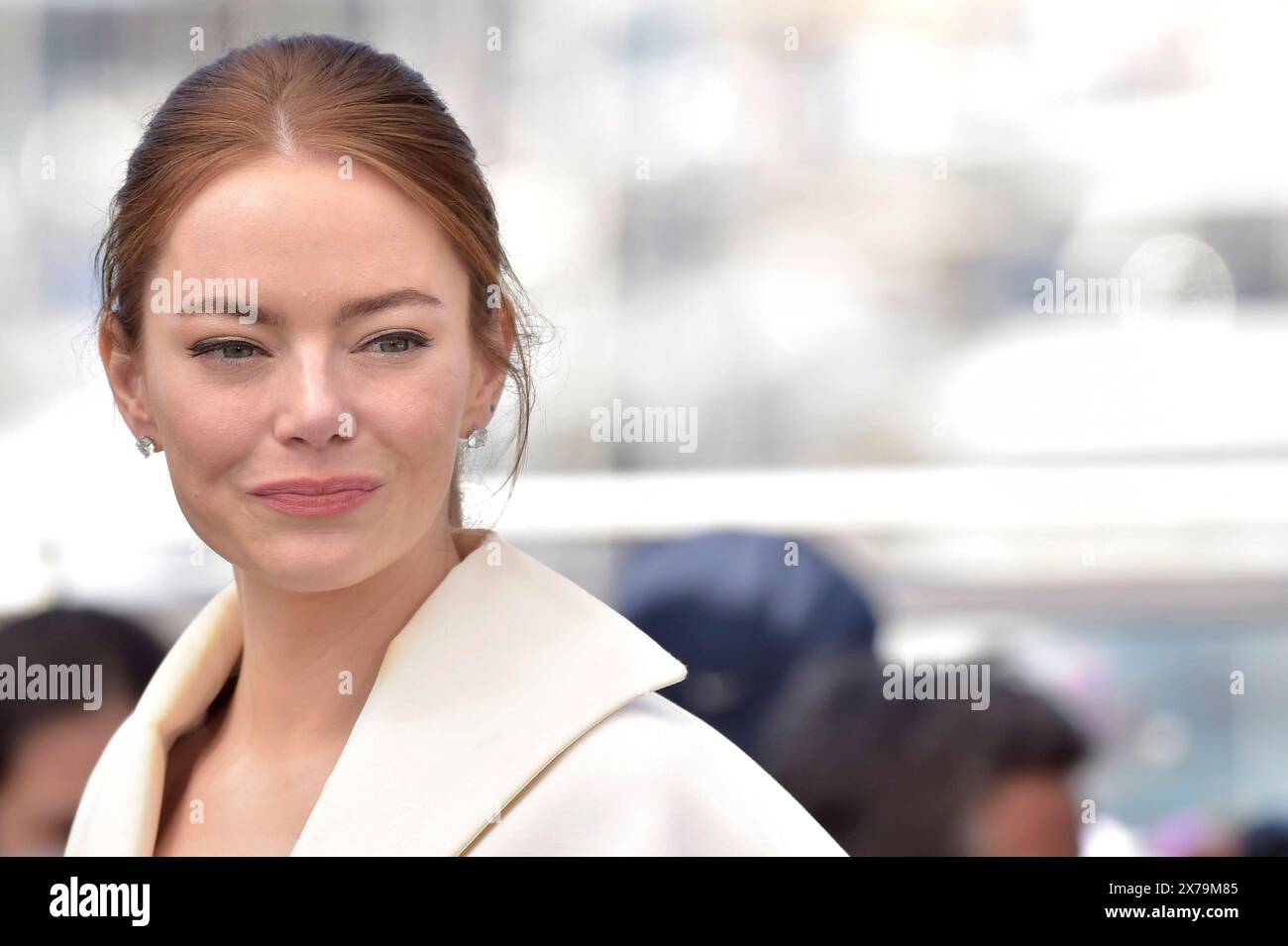Cannes, France. 18th May, 2024. Emma Stone attends the "Kinds Of Kindness" Photocall at the 77th ...