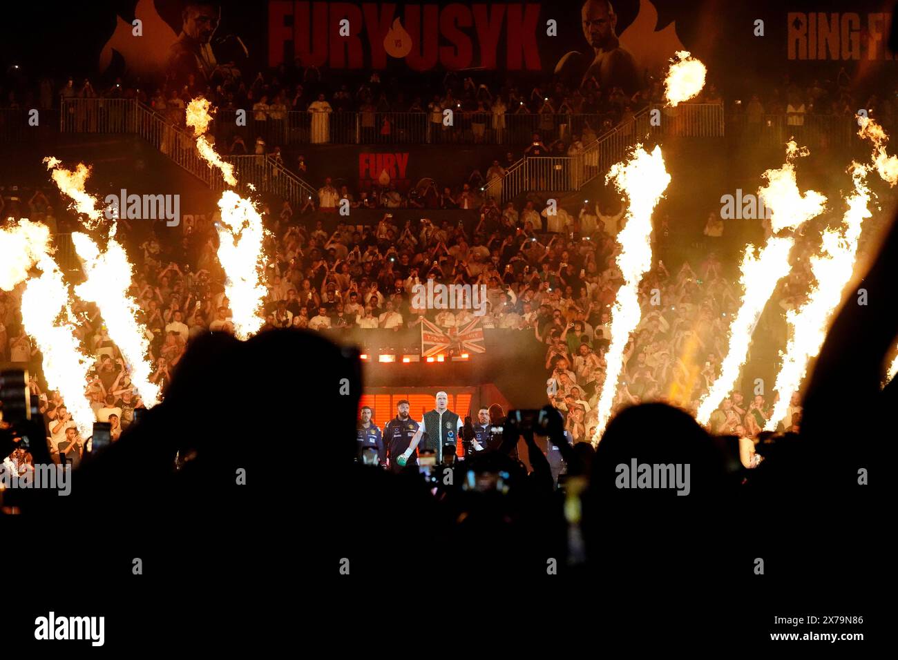 Tyson Fury walks out to face Oleksandr Usyk ahead of their Heavyweight ...