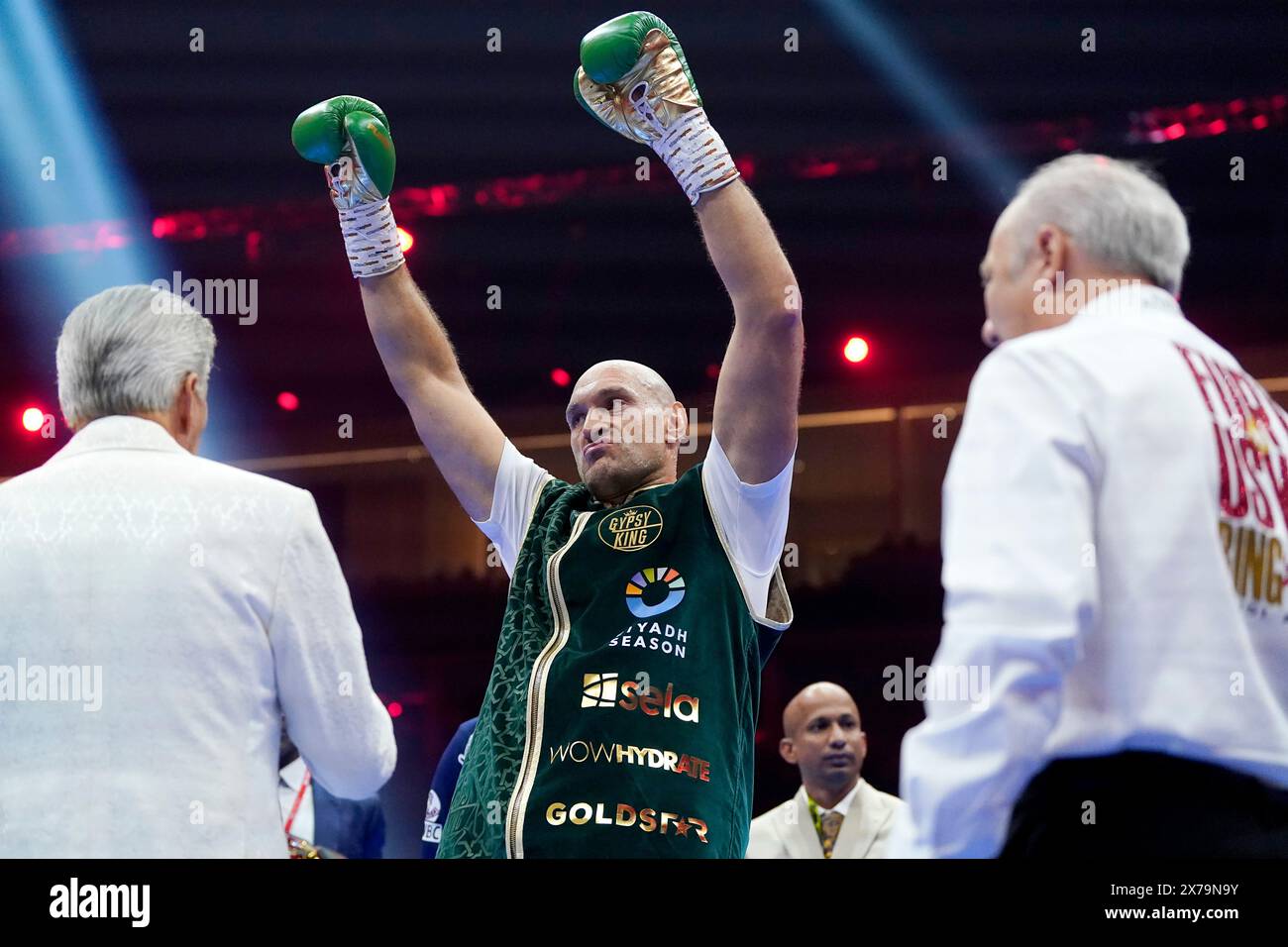 Tyson Fury gestures ahead of the Heavyweight Championship fight against ...