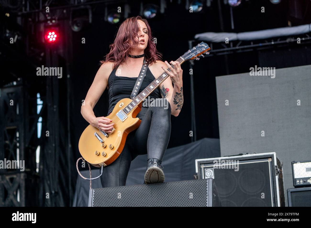 Tara McLeod of Kittie performs during Sonic Temple Art and Music ...