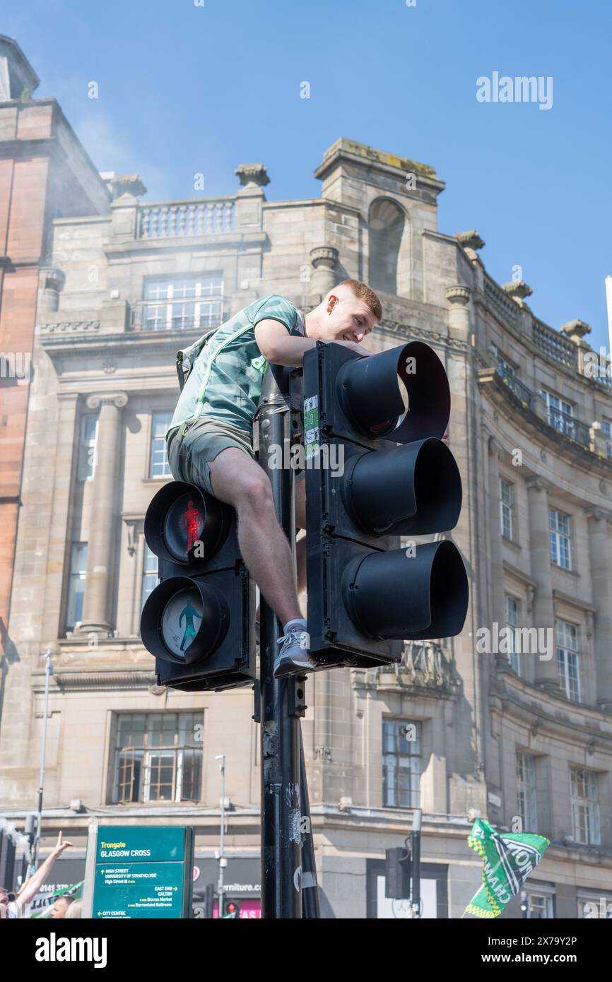 Glasgow, Scotland, UK. 18th May, 2024. Celtic FC fans gather in the ...
