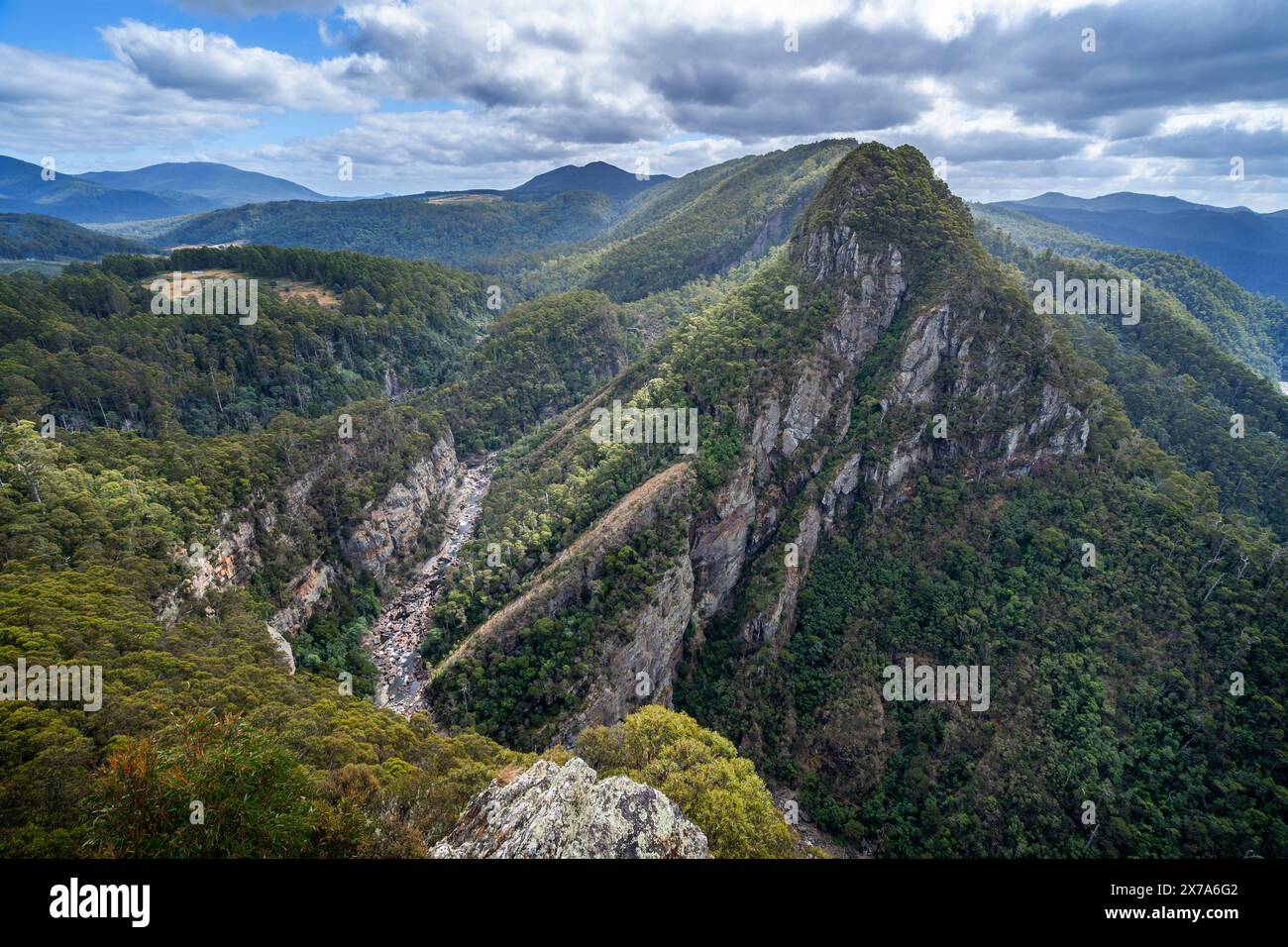 Rugged ravine hi-res stock photography and images - Alamy