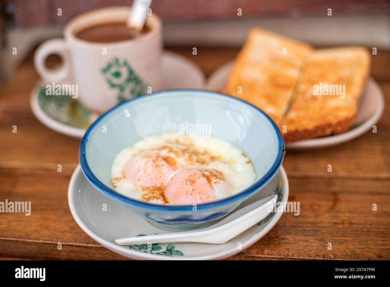 Traditional malaysian kopitiam coffee breakfast hi-res stock ...