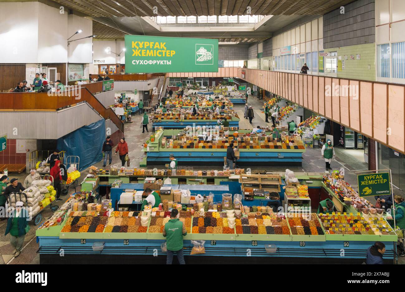 Almaty kazakhstan green market hi-res stock photography and images - Alamy