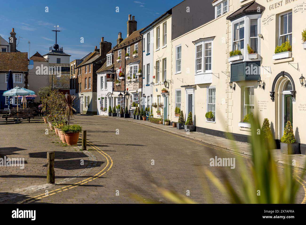 Time ball tower deal kent england hi-res stock photography and images ...