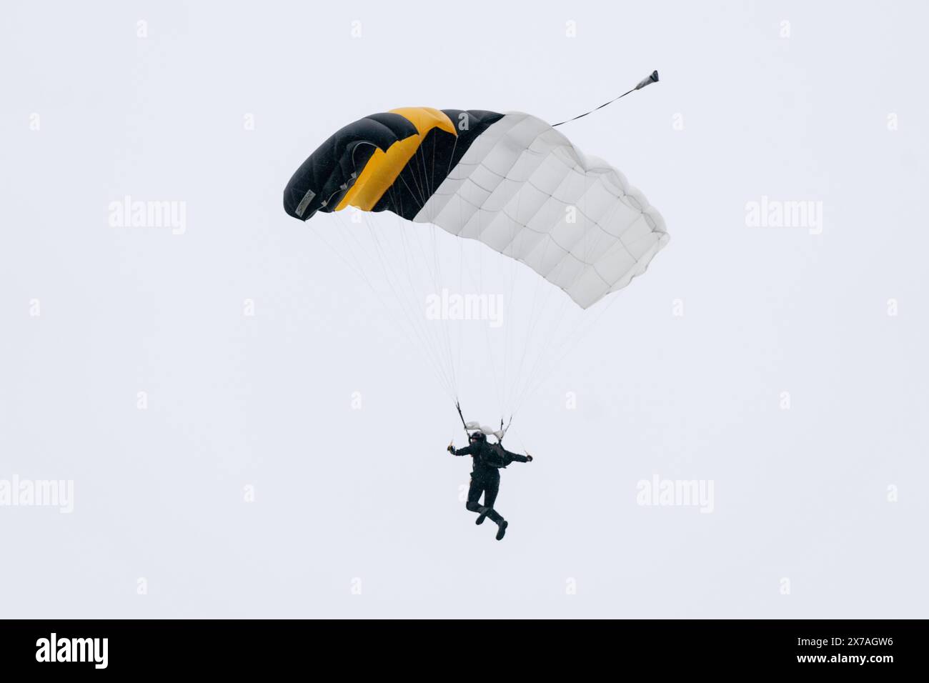 Member of West Point Military Academy parachute team performs jump ...