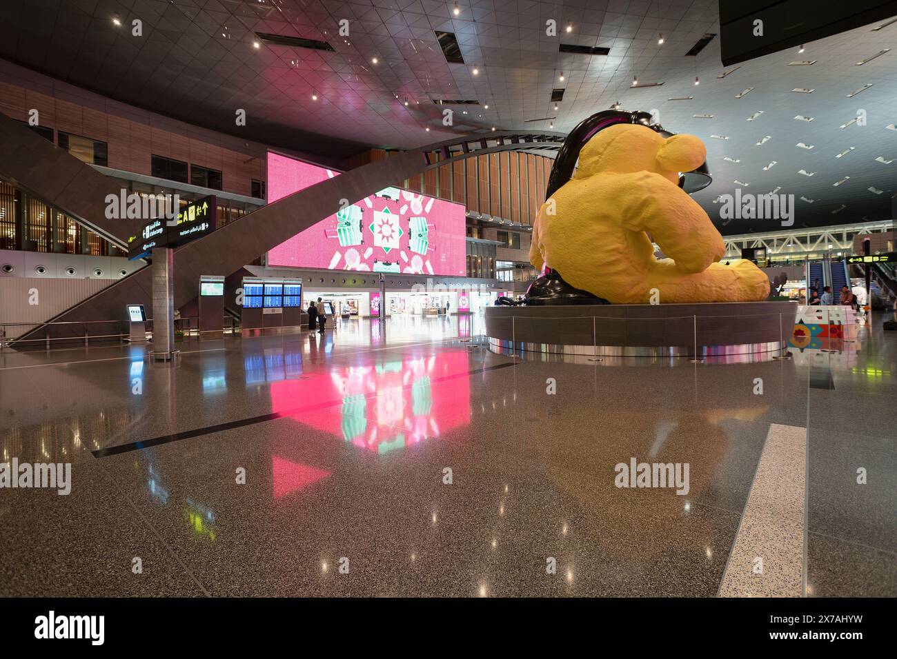 DOHA, QATAR - OCTOBER 13, 2023: Lamp Bear sculpture in Doha’s Hamad ...