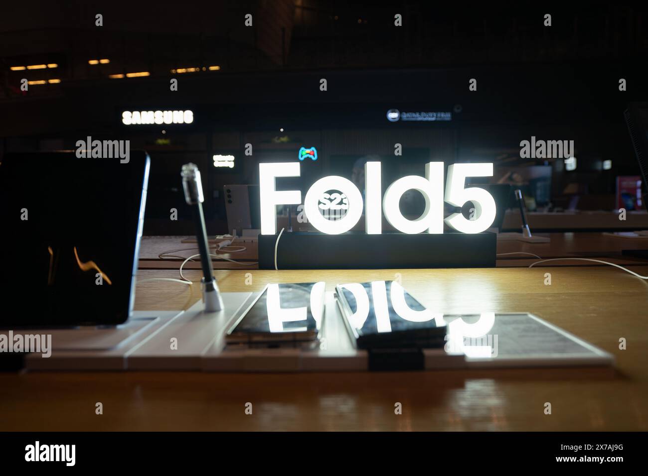 DOHA, QATAR - OCTOBER 13, 2023: Fold 5 sign as seen at Hamad ...