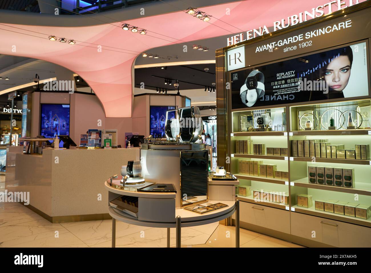 Helena rubinstein commercial hi-res stock photography and images - Alamy