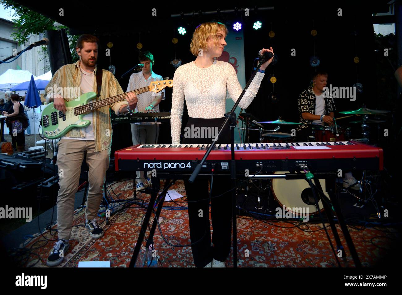 Stina Holmquist live auf dem Orange Blossom Special Festival 2024 im ...
