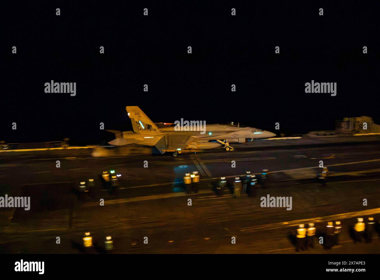 240515-N-MC925-1279 PACIFIC OCEAN (May 15, 2024) An F/A-18F Super ...