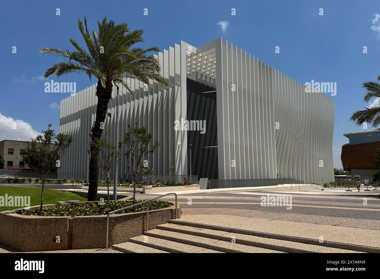 The building housing Center for Nanoscience and Nanotechnology at Tel ...