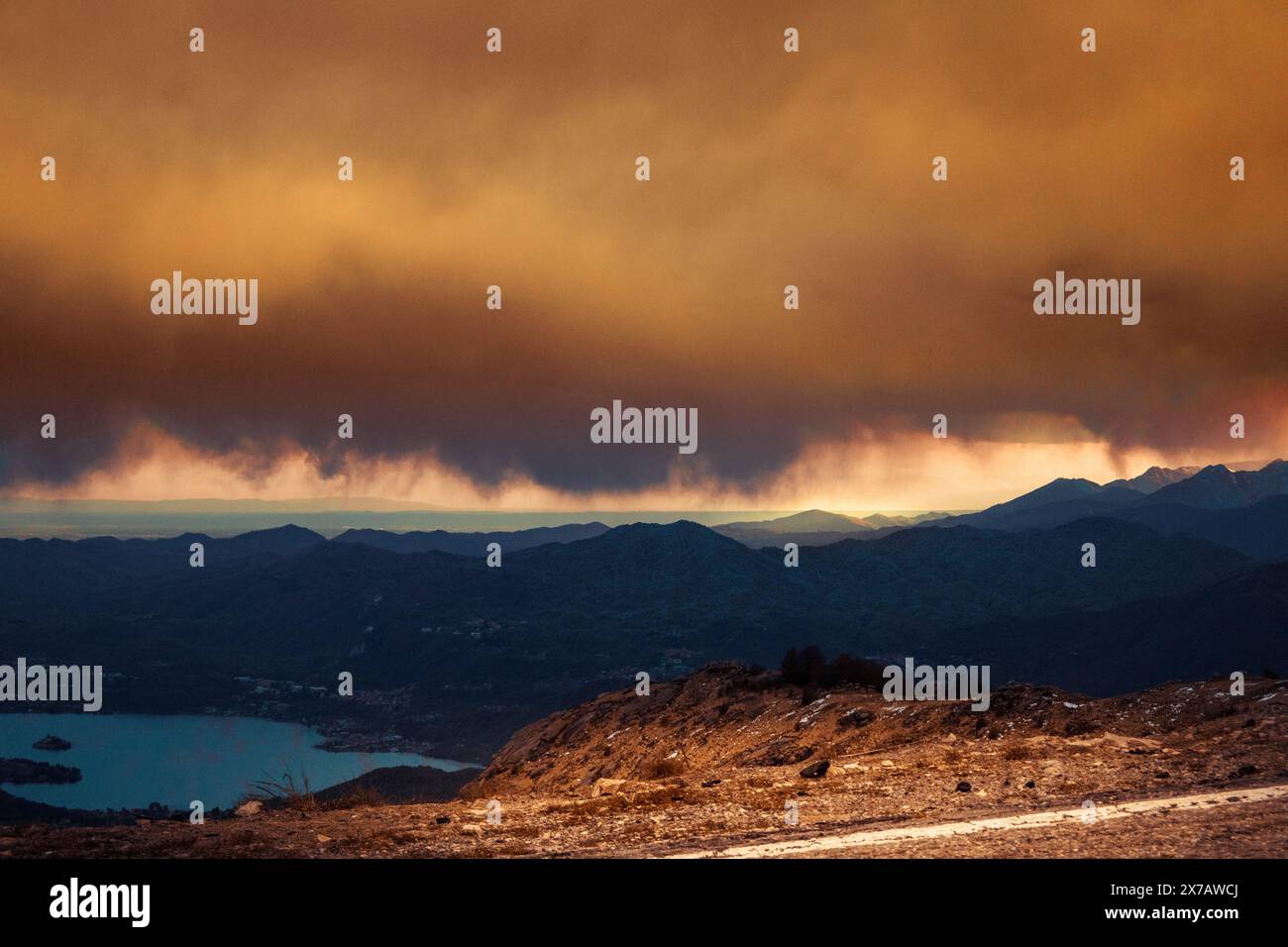 Amazing view from Mottarone mountain (Omegna side) at dusk, with Lake ...