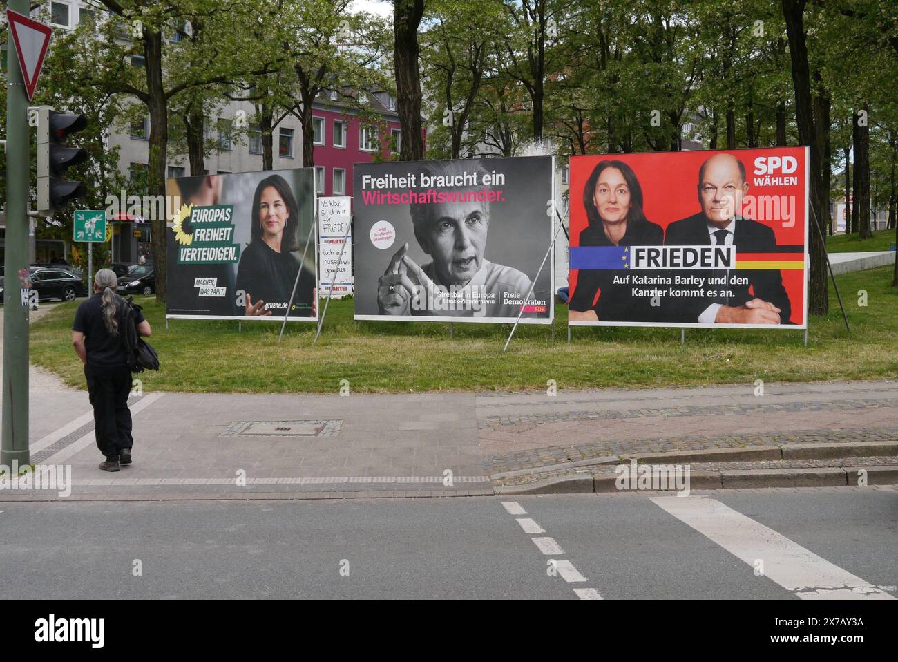 Feature / Symbol: Wahlplakate 05/24 thg Wahlplakate in Bielefeld im Mai ...
