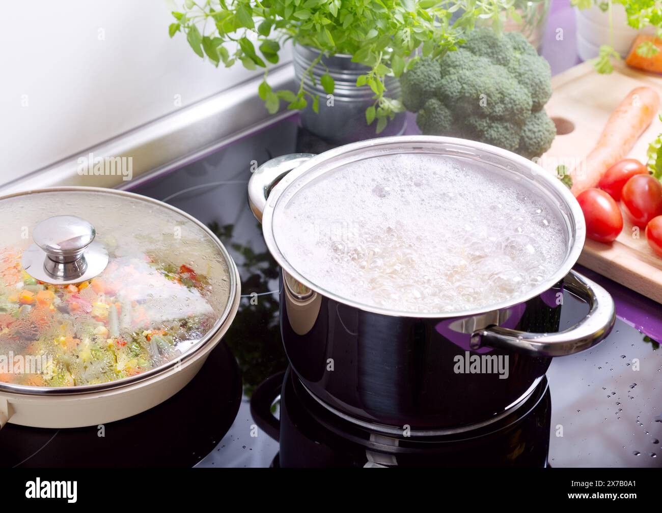 Process boiling water hi-res stock photography and images - Alamy