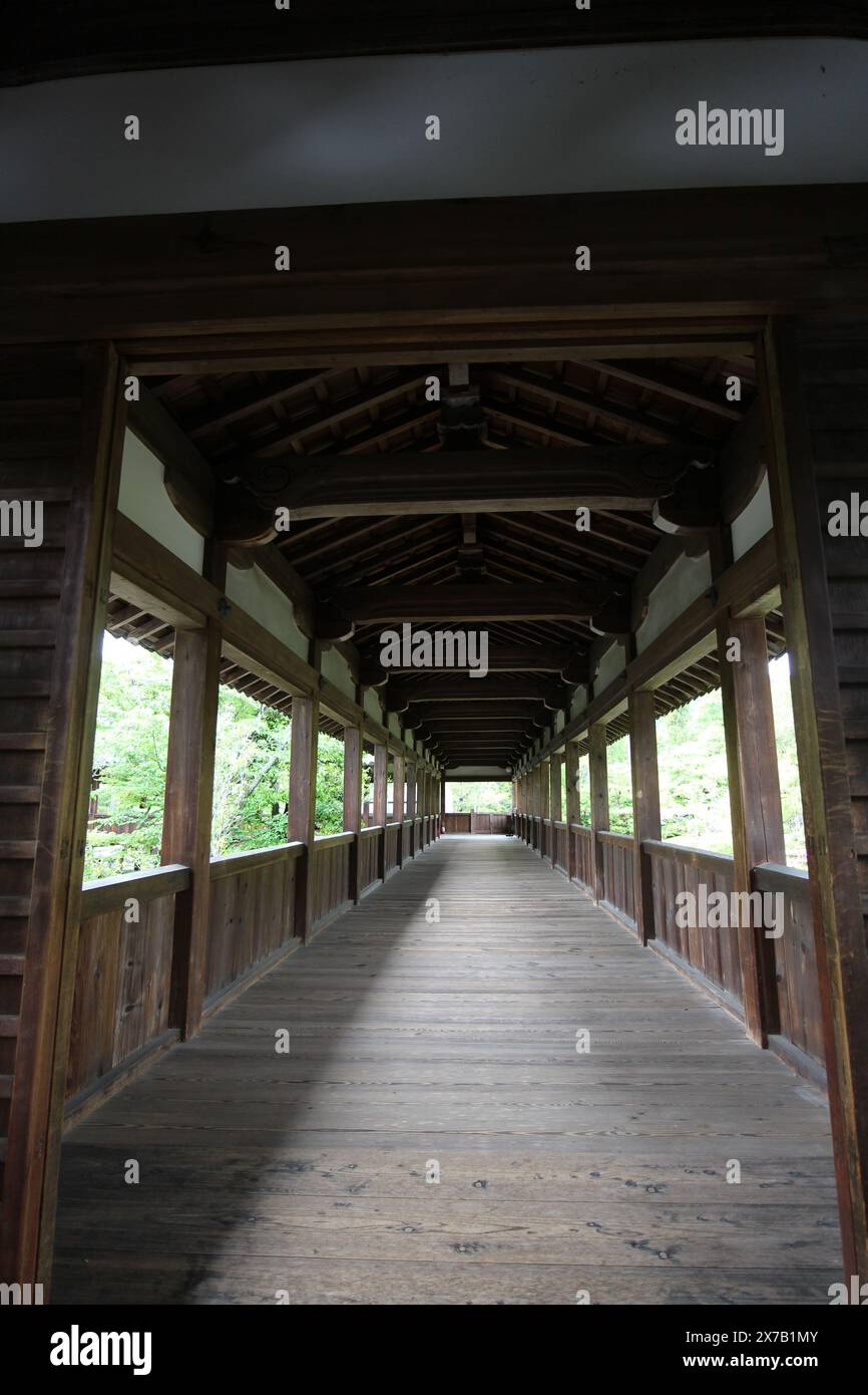 Roofed corridor in Seiryo-ji Temple, Kyoto, Japan Stock Photo - Alamy