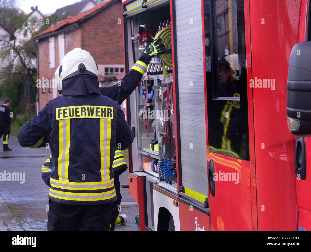 Feuerwehr-Blaulicht Feuerwehr in verschiedenen Bildern und Aktionen in ...