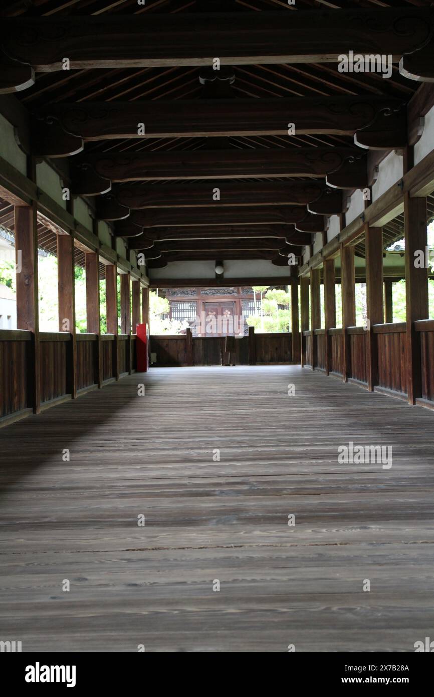 Roofed corridor in Seiryo-ji Temple, Kyoto, Japan Stock Photo - Alamy