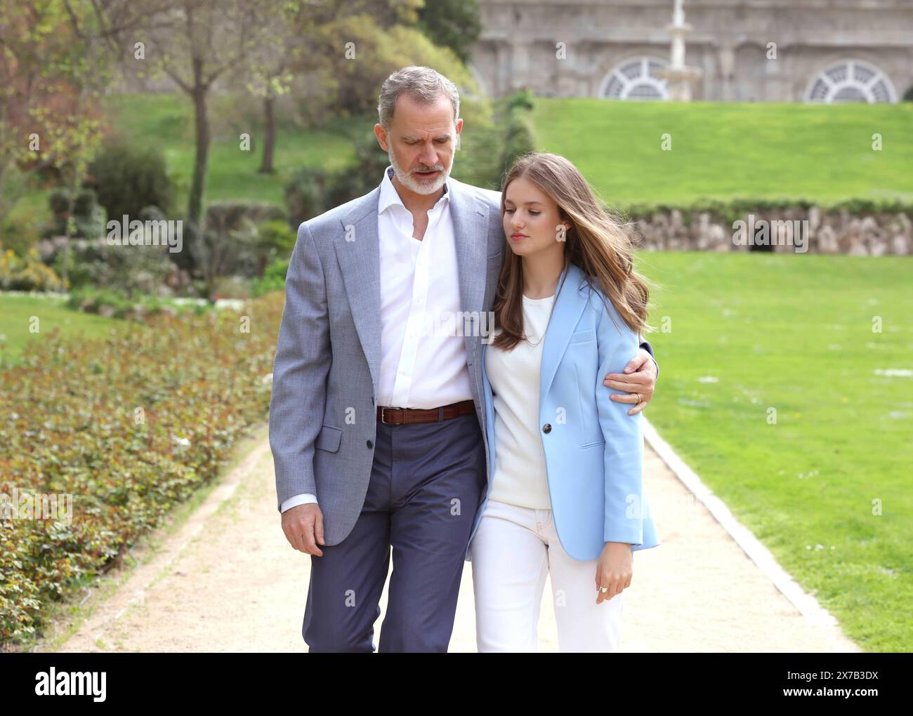 Spanish Kings Felipe VI with their daughters the Princess Leono Cordon ...