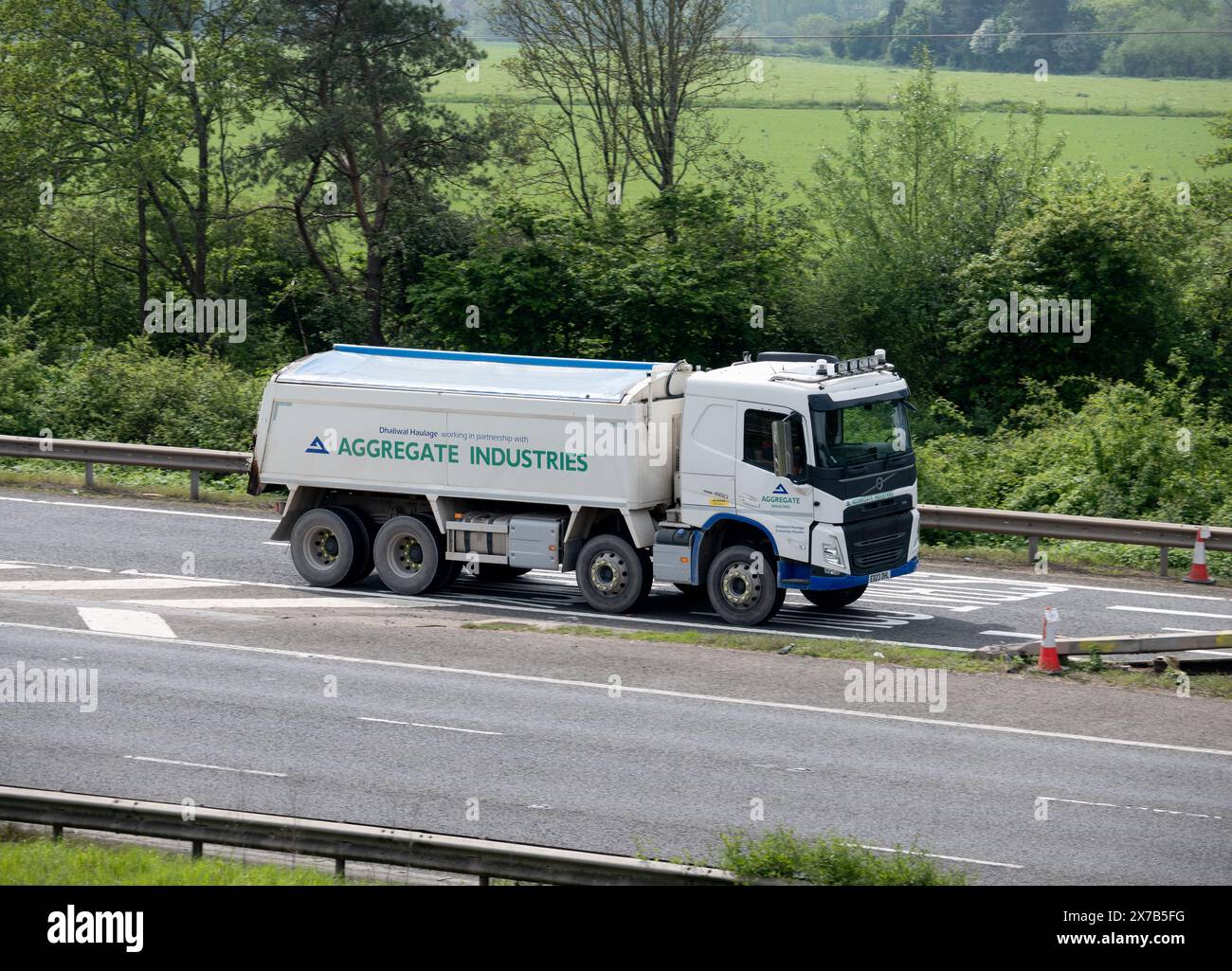 Uk lorry hi-res stock photography and images - Alamy
