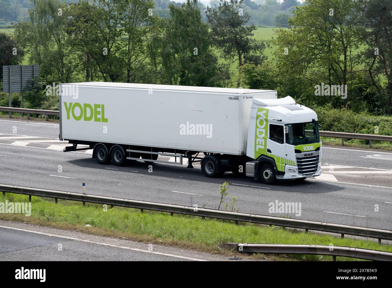 Truck motorway hi-res stock photography and images - Alamy