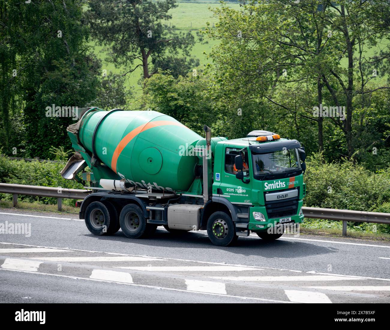 Smiths concrete mixer lorry, M40 motorway, Warwickshire, UK Stock Photo ...