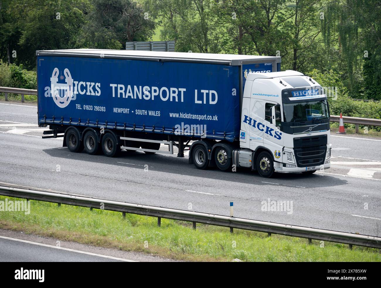 Hicks Transport lorry, M40 motorway, Warwickshire, UK Stock Photo - Alamy