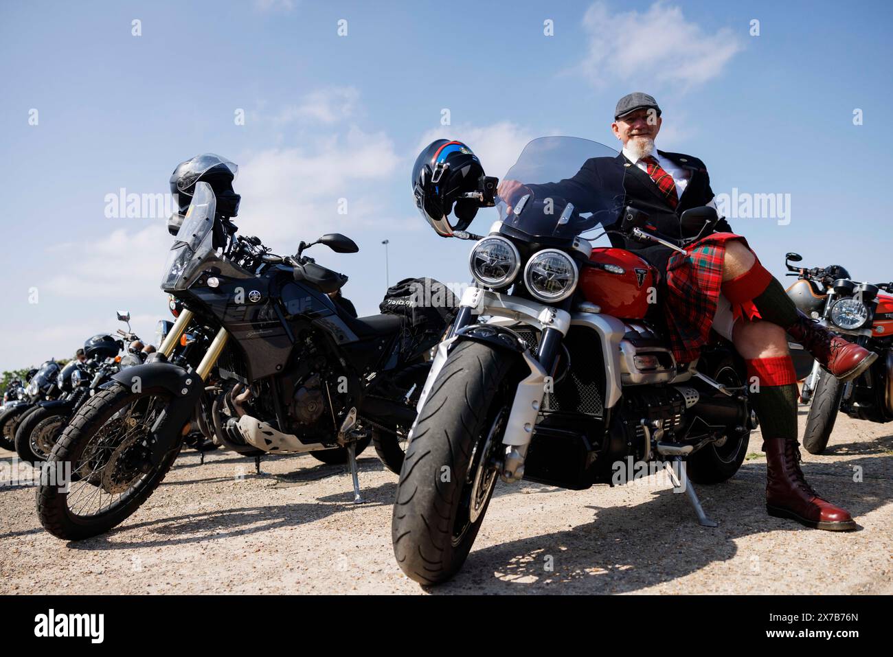 EDITORIAL USE ONLY Riders at the start of the Distinguished Gentleman's ...