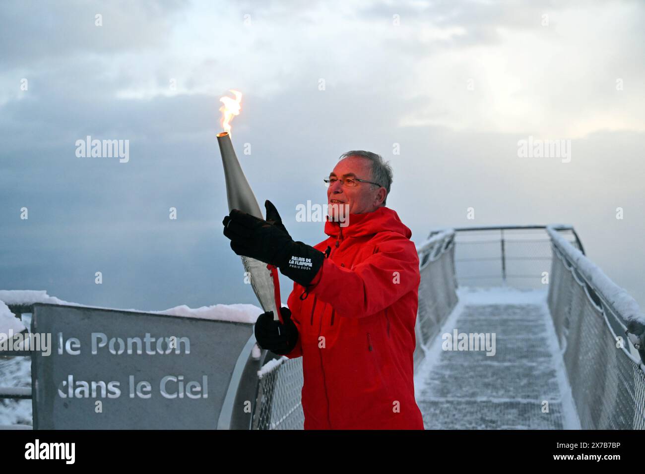 Relais de la flamme olympique 2024 hi-res stock photography and images ...
