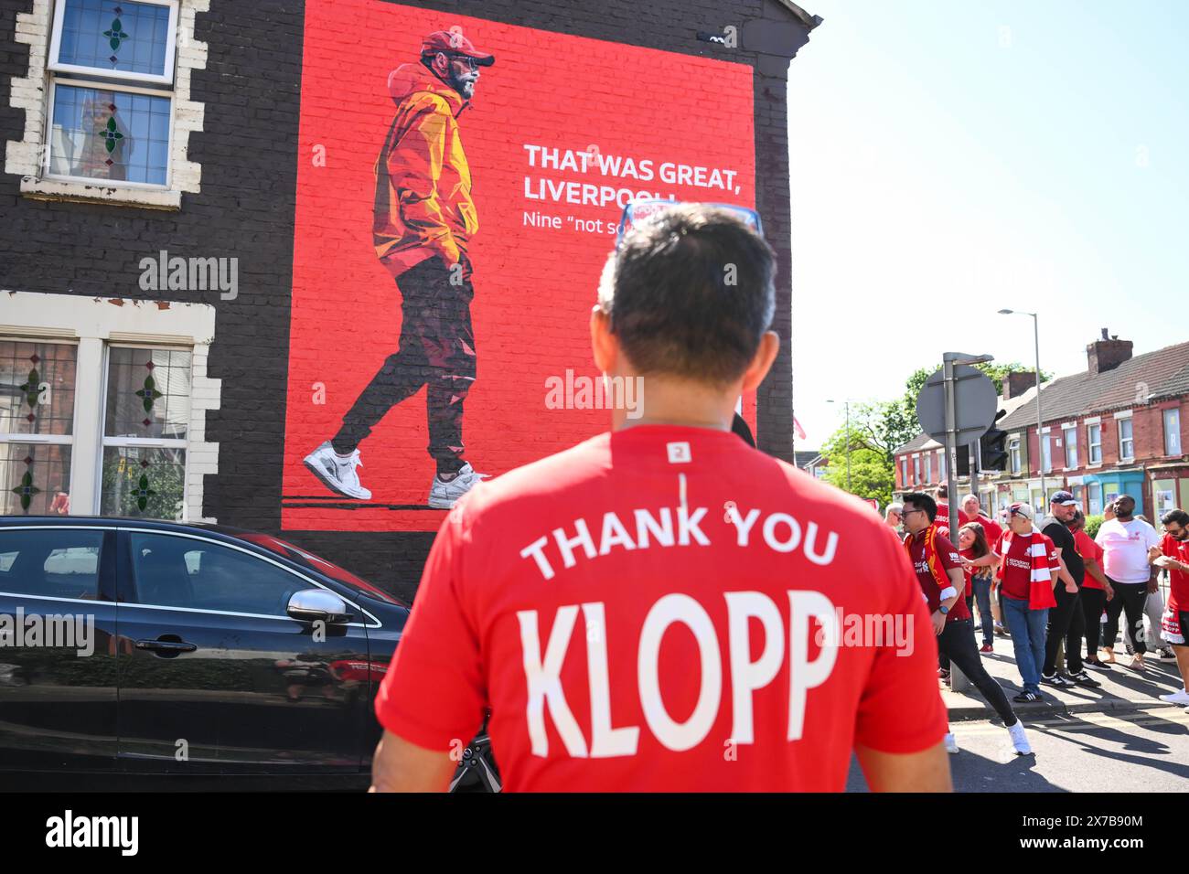 A fan with Thank you Klopp looks at the Jürgen Klopp Manager goodbye ...