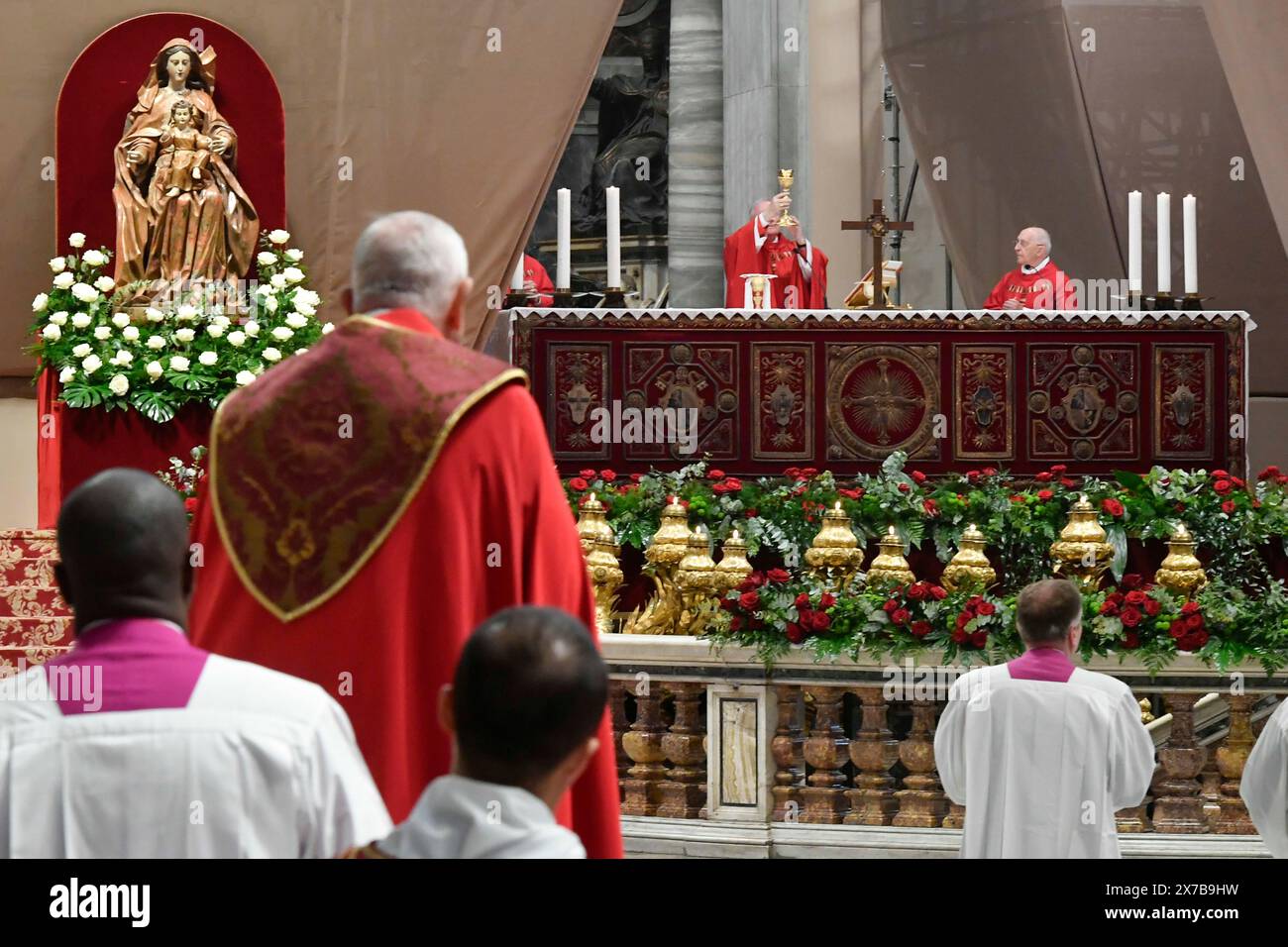 **NO LIBRI** Italy, Rome, Vatican, 2024/5/19. Pope Francis leads a mass ...