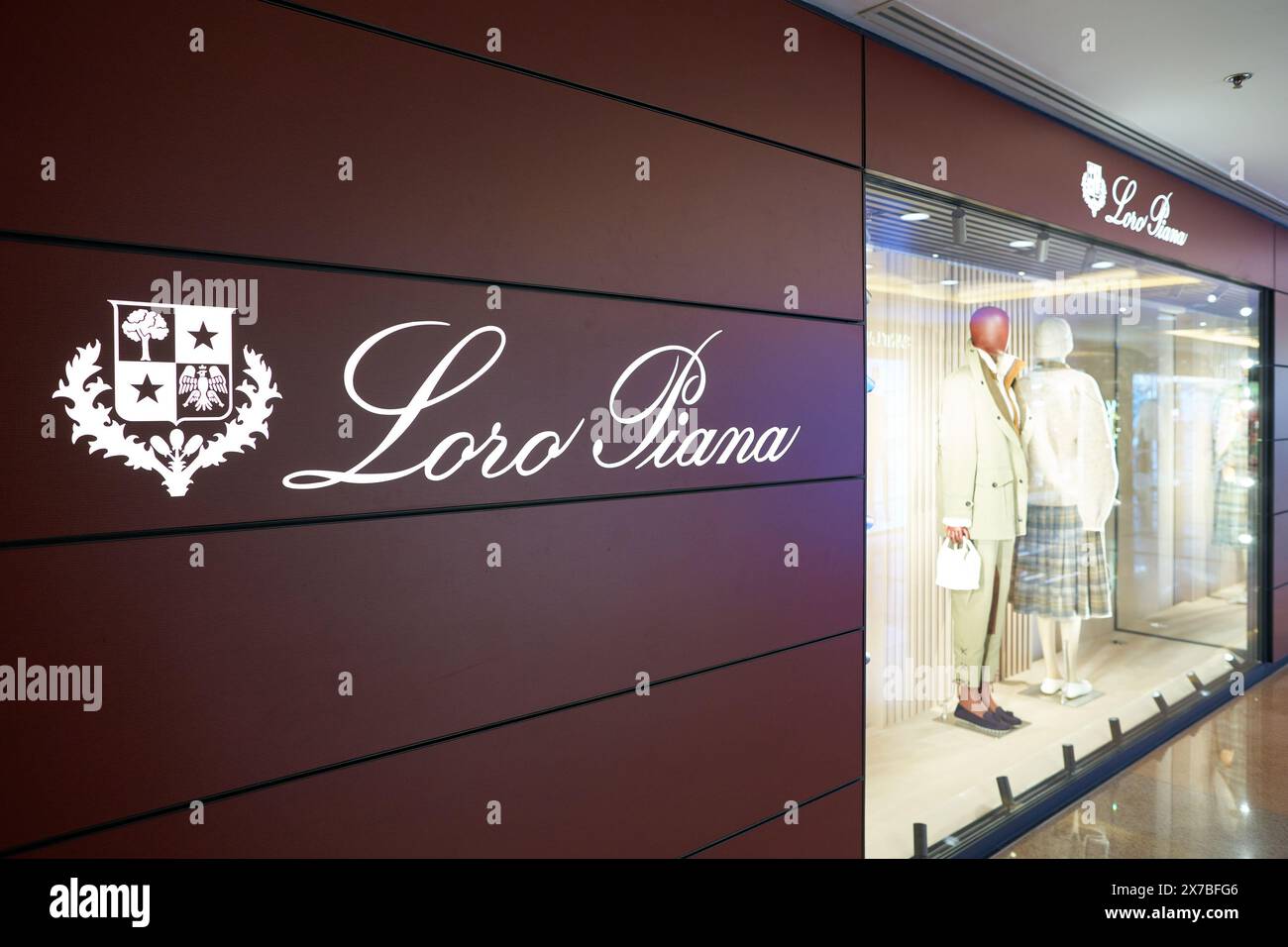 Loro piana store hi-res stock photography and images - Alamy