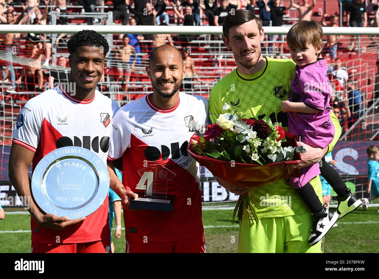 UTRECHT - Supporters of FC Utrecht choose their favorite player during ...