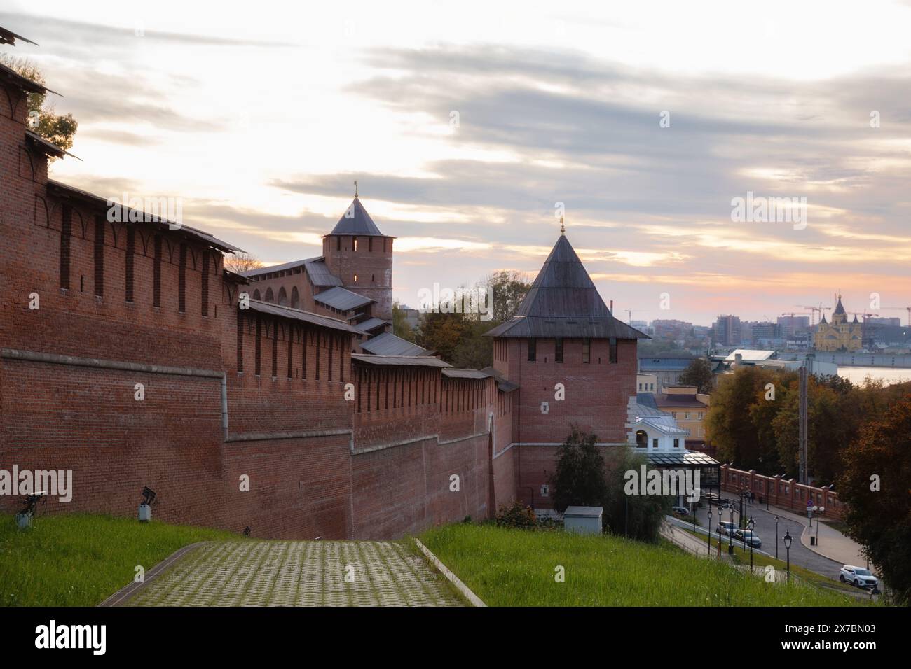 Towers and walls of the Nizhny Novgorod Kremlin at sunset Stock Photo - Alamy