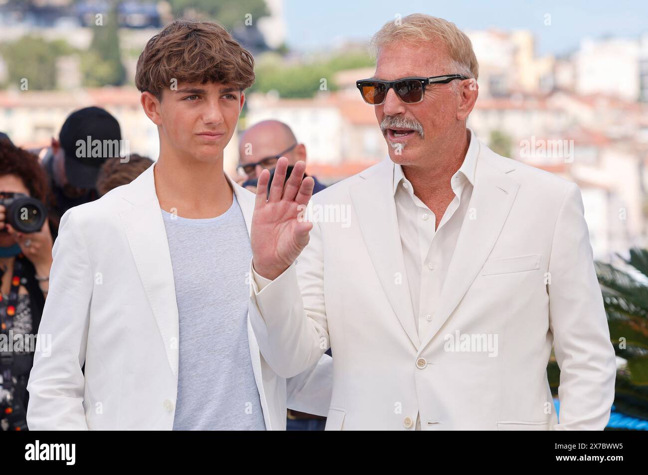 Hayes Costner mit Vater Kevin Costner beim Photocall zum Kinofilm ...