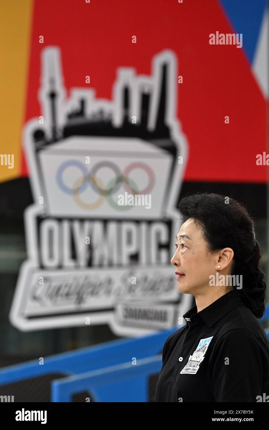 Shanghai. 19th May, 2024. IOC member Li Lingwei attends the awarding ceremony of the women's ...