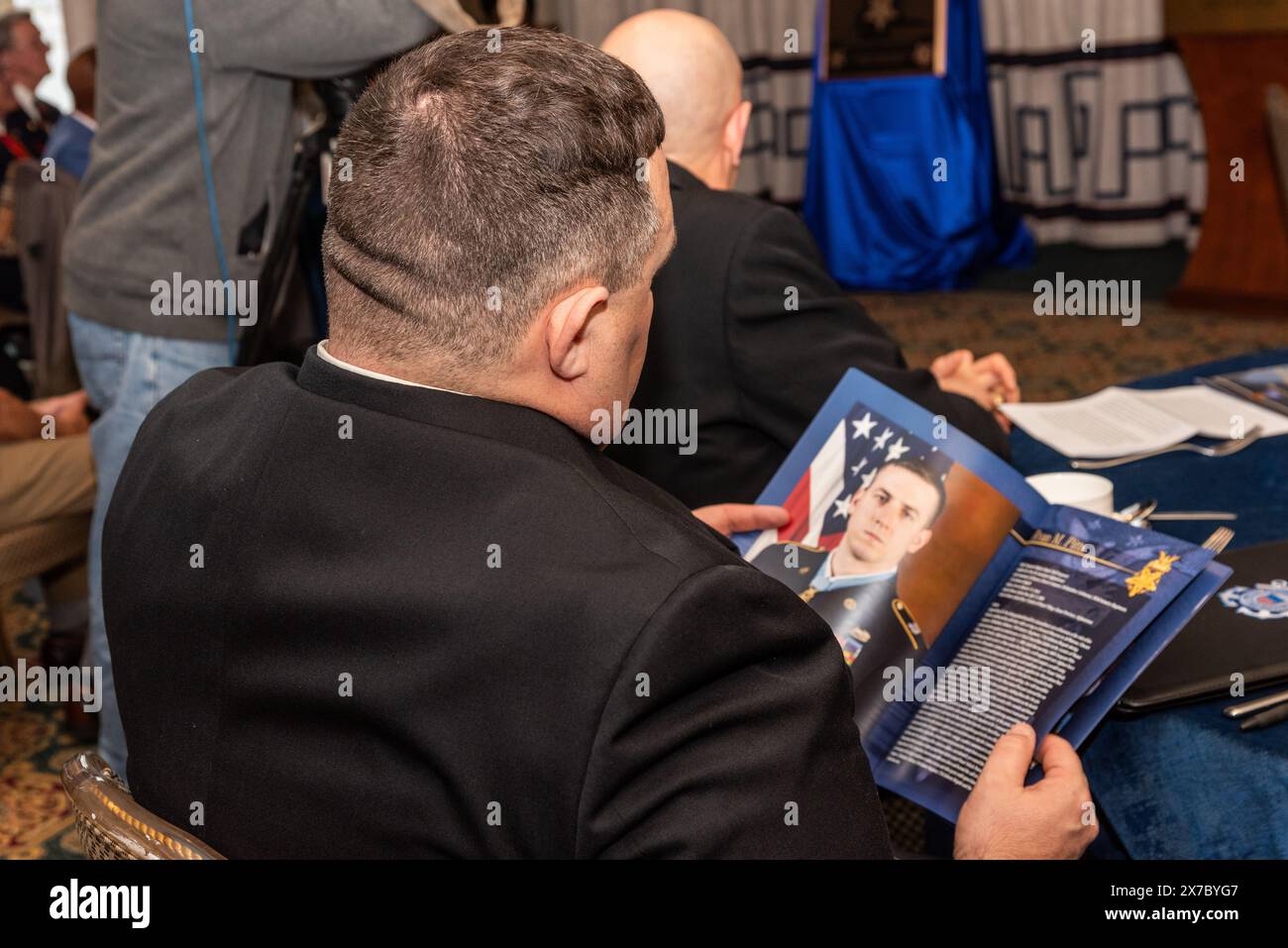 Presentation of the plaque commemorating US Medal of Honor recipients ...