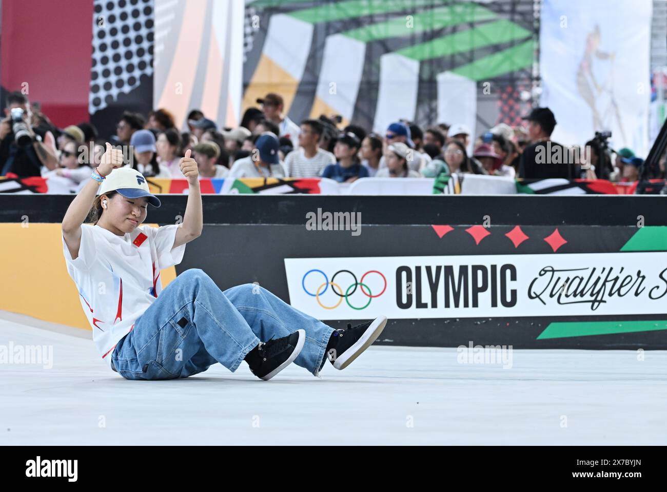 Shanghai. 19th May, 2024. Zeng Wenhui of China acknowledges the ...