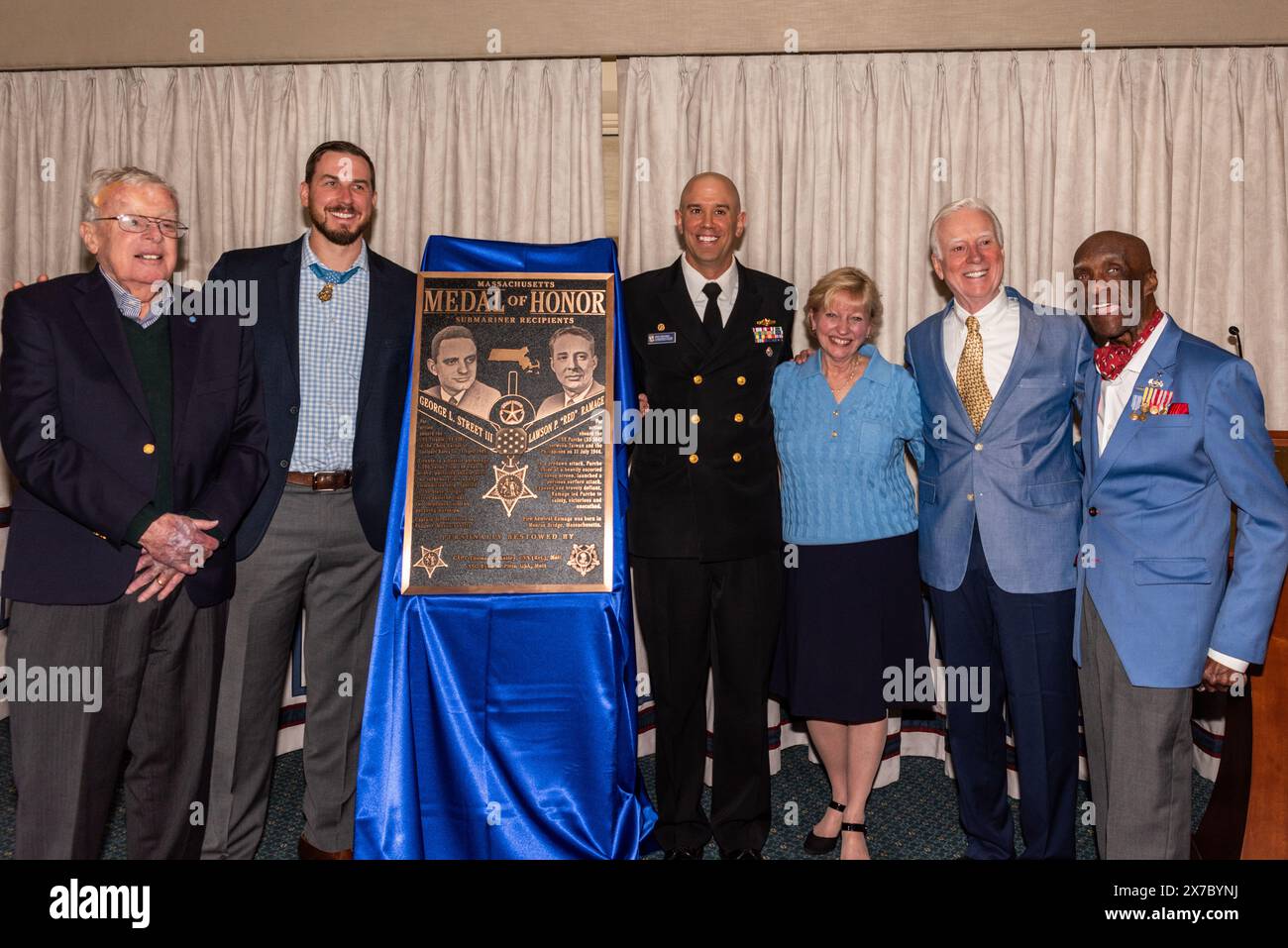 Presentation of the plaque commemorating US Medal of Honor recipients ...
