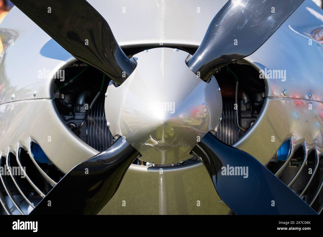 Four-pronged propeller on a gray small airplane, head-on view Stock ...